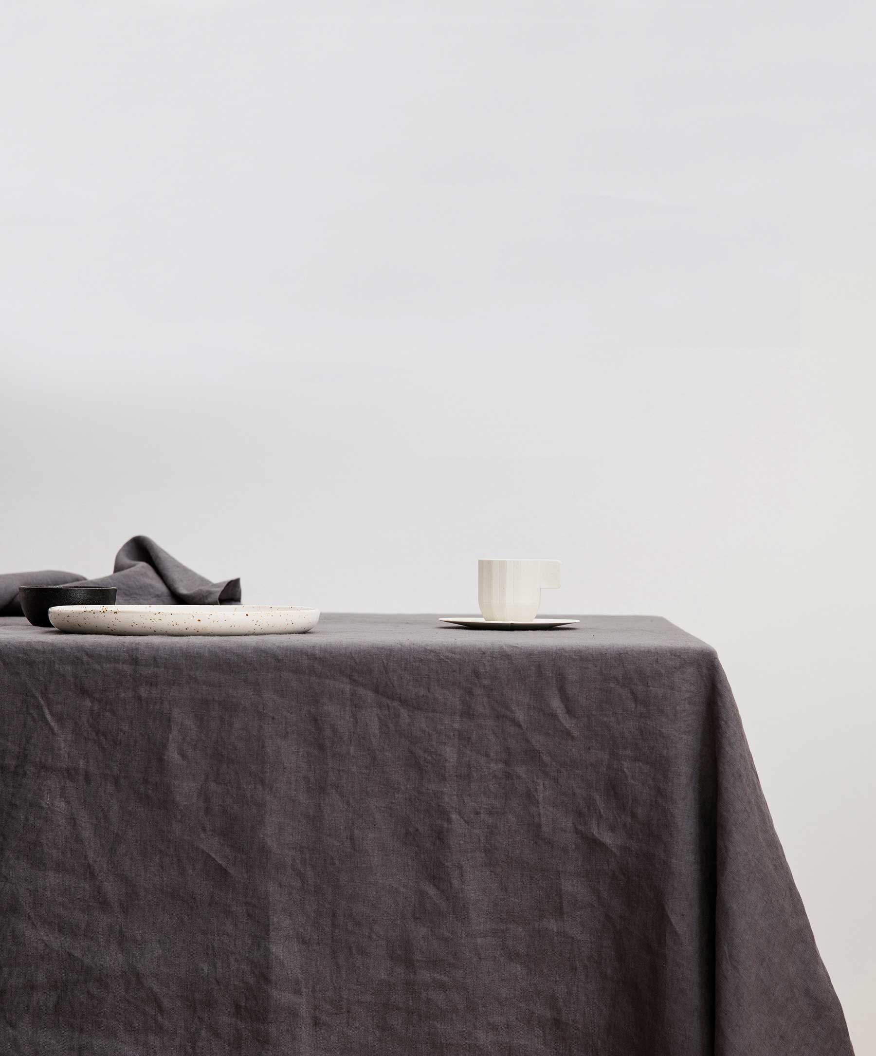 Linen Tablecloth - Slate | CULTIVER - USA