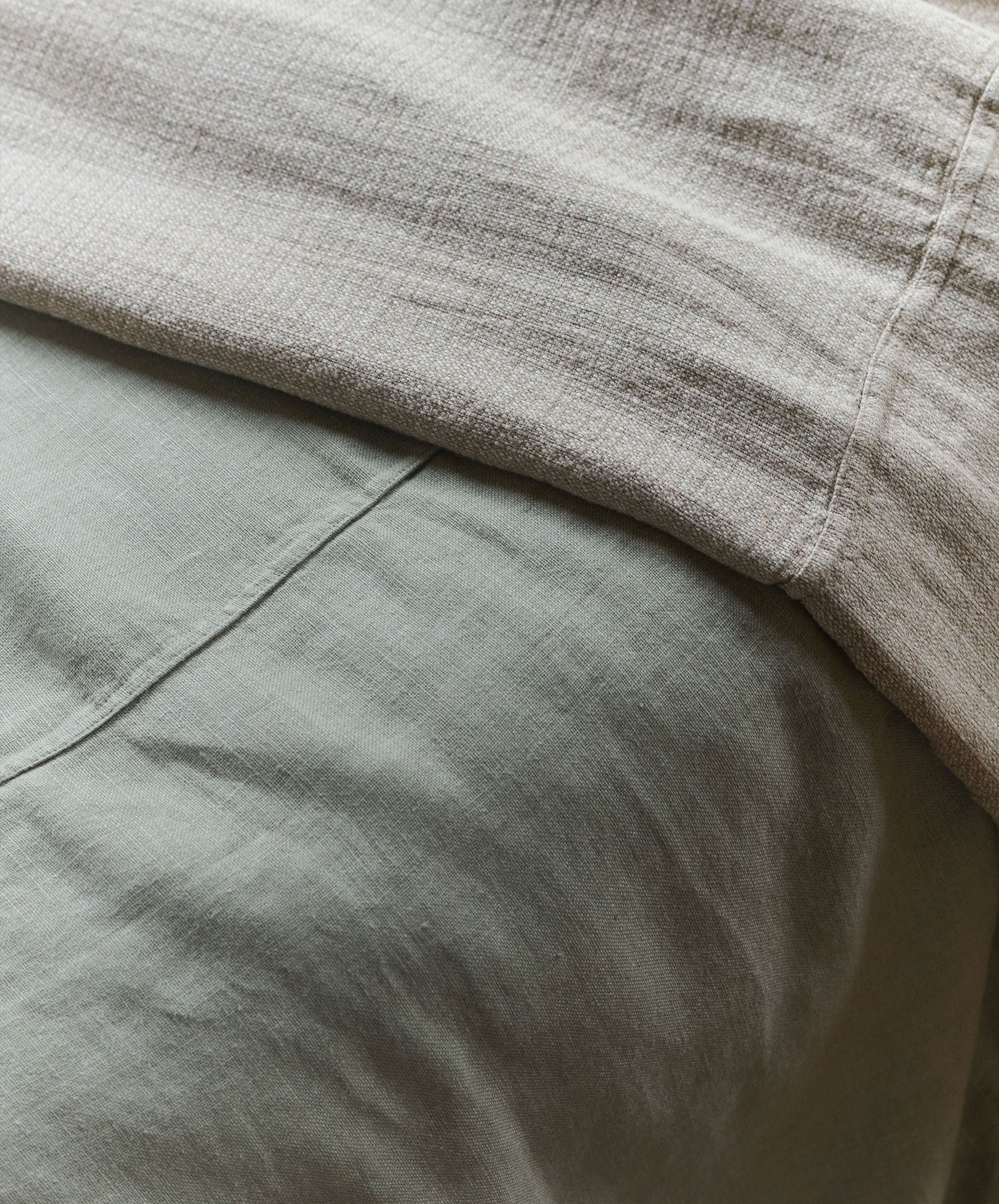 Repose Linen Bedcover - Artichoke | CULTIVER - USA