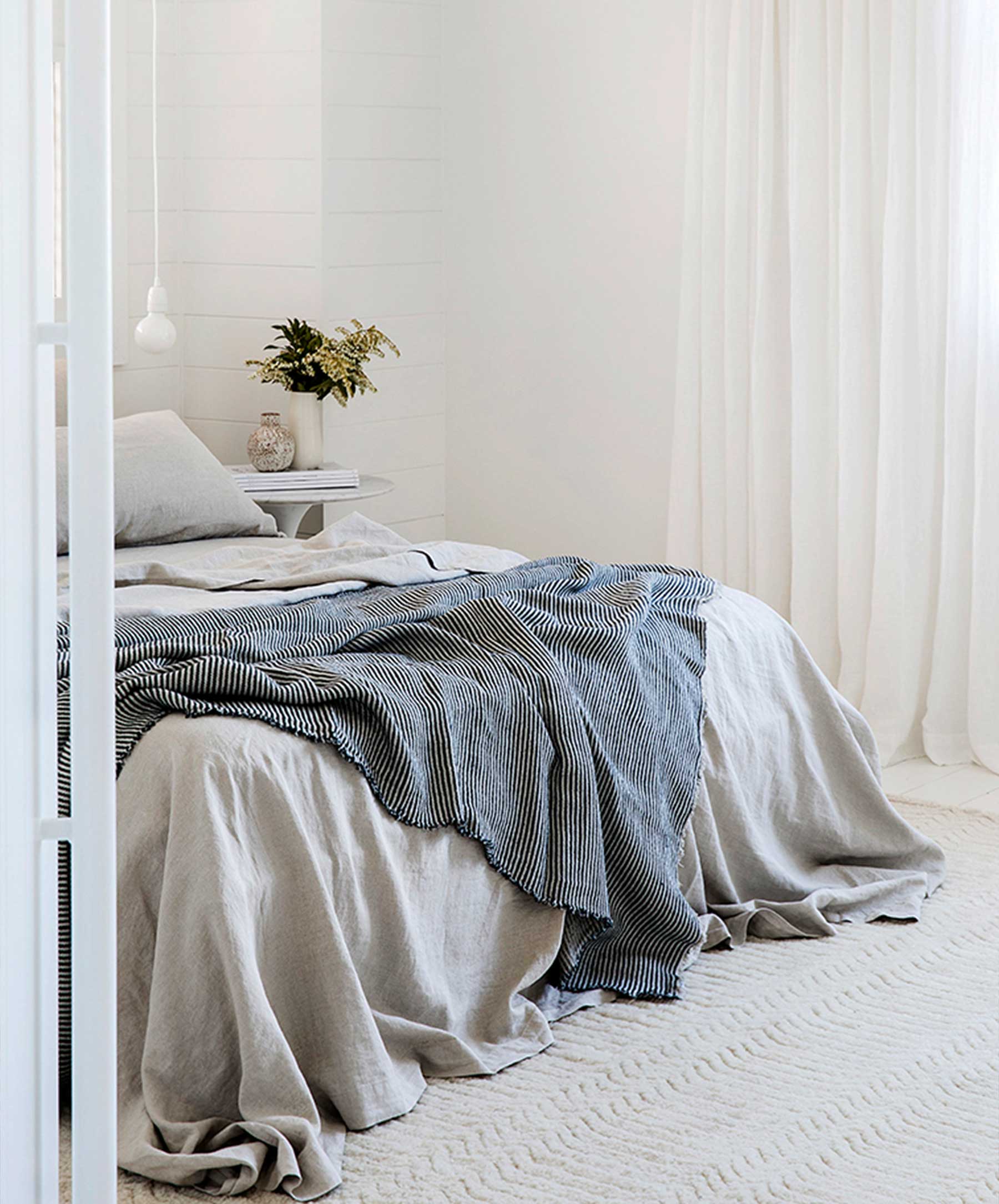 Mira Linen Throw - Ellis Stripe | CULTIVER - USA